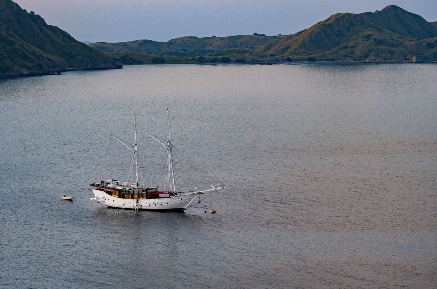 Jakare Liveaboard - A Family Yacht Fit for Many People | Hello Flores